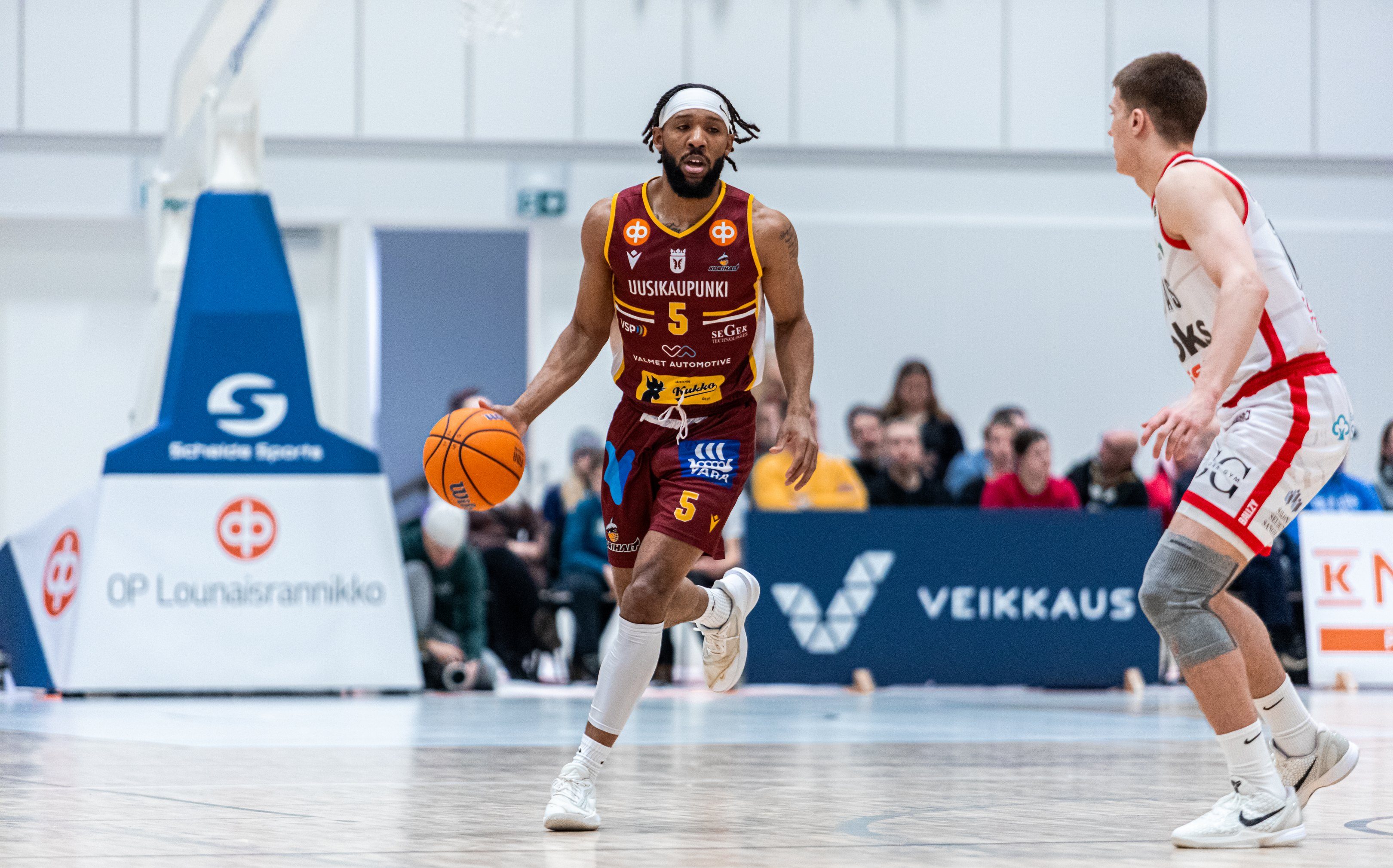 Building His Own Path Overseas: Wesley Person Jr.’s Basketball Journey ...